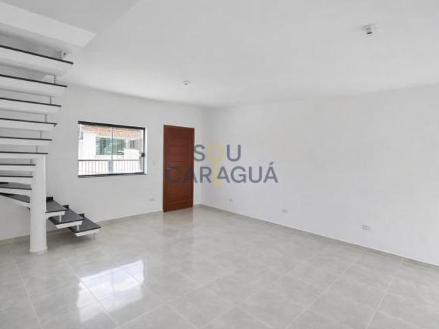 Casa a venda com 02 quartos a 150m da praia Massaguaçu Caraguatatuba SP