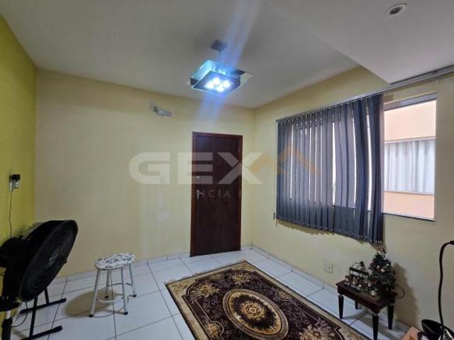 Casa à Venda com 02 Quartos no Bairro Dona Rosa em Divinópolis MG