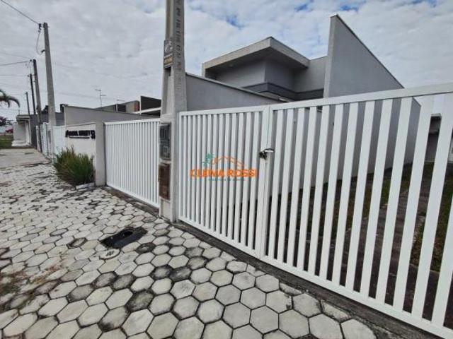 Casa á venda com 03 Dormitórios Matinhos