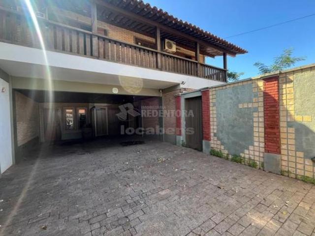 Casa à Venda com 03 Dormitórios no bairro Jardim Bordon