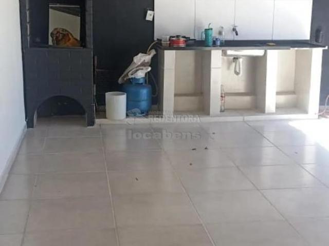 Casa à Venda com 03 dormitórios No bairro Residencial Palestra