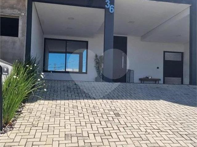Casa à Venda com 03 dormitórios no Condomínio Costa das Areias em Salto SP