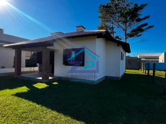 Casa à venda com 03 dormitórios Baln. Atlântico