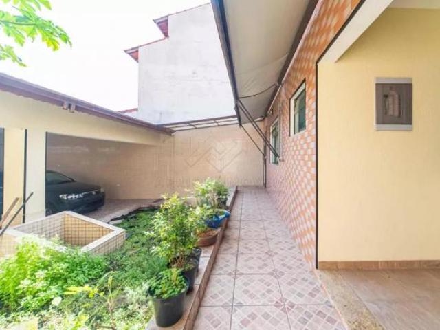 Casa á venda com 03 dormitórios com suíte e 04 vagas no Jardim Ocara/SP