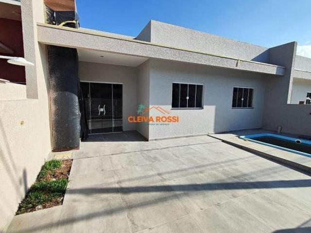 Casa á Venda com 03 Dormitórios e Piscina Matinhos