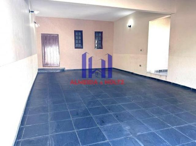 Casa à venda, com 03 dormitórios sendo uma suité, piscina e espaço gourmet, Chácara Labronici, Boitu