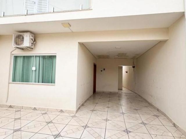 CASA À VENDA COM 03 DORMITÓRIOS SENDO 02 SUITES EM SALTO INTERIOR DE SÃO PAULO