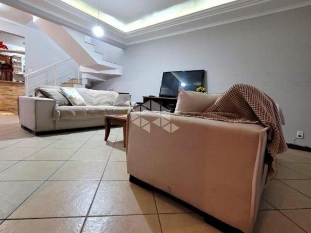Casa a venda com 03 quartos em Ipanema
