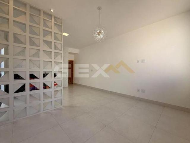 Casa à Venda com 03 Quartos no Bairro Belvedere em Divinópolis MG