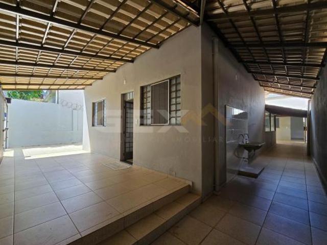Casa à Venda com 03 Quartos no Bairro Bom Pastor em Divinópolis MG