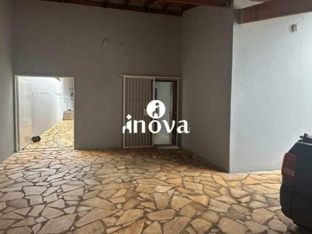Casa a venda com 03 quartos no bairro Jardim Maracanã