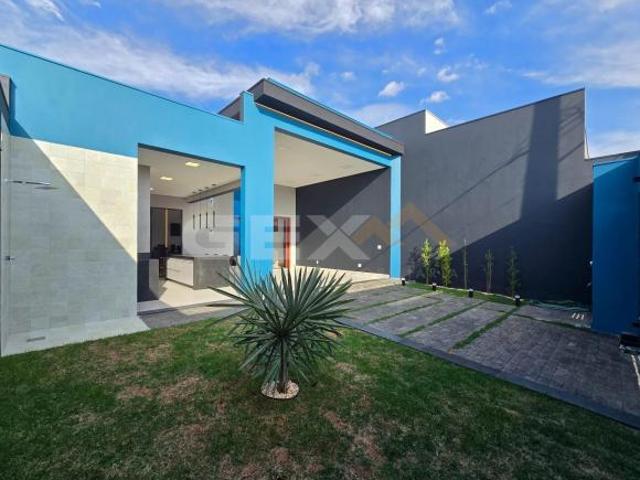Casa à Venda com 03 Quartos no Bairro São Roque em Divinópolis MG