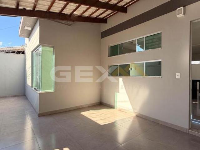 Casa á Venda com 03 Quartos no Bairro São Roque em Divinópolis MG