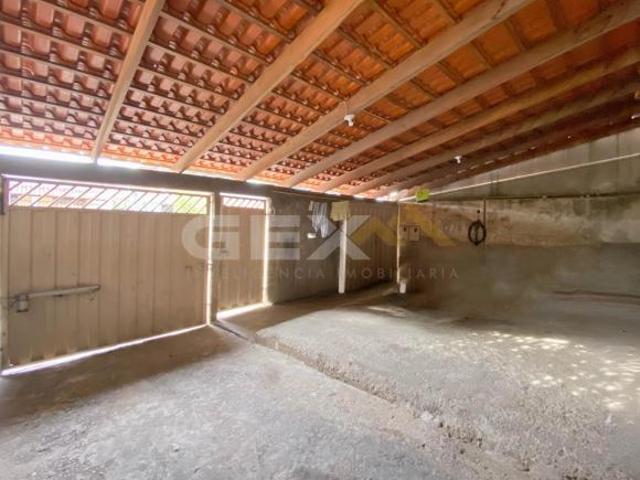 Casa à Venda com 03 Quartos no Bairro São Sebastião em Divinópolis MG