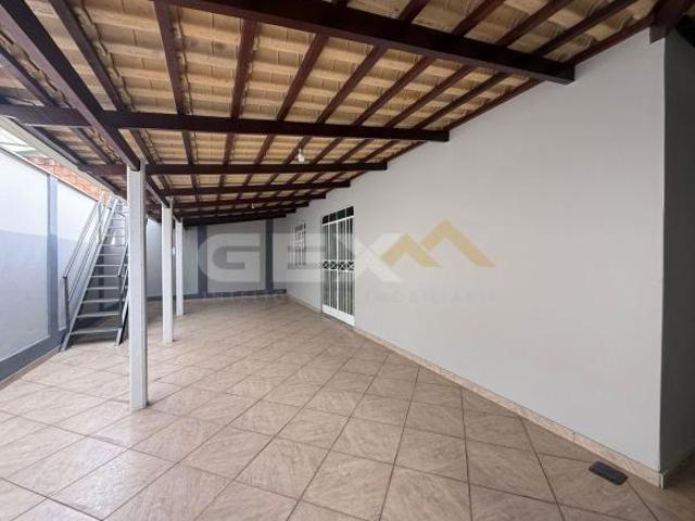 Casa à Venda com 03 Quartos no Bairro Santa Rosa em Divinópolis MG