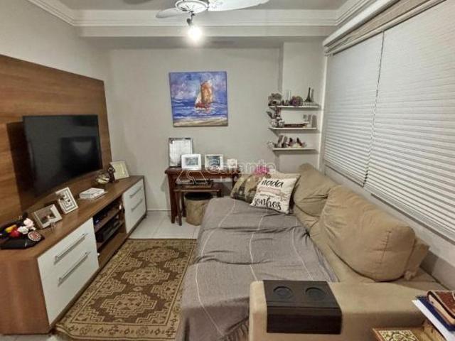 Casa a venda com 03 quartos no Vila Dália