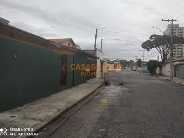 Casa à venda com 03 quartos no Vila Industrial SJC