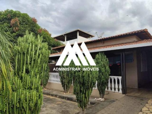 Casa á venda com 03 quartos sendo 01 suíte com ótima localização em São Joaquim de Bicas MG!