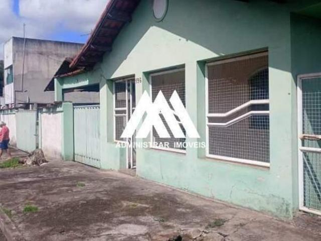 Casa á venda com 03 quartos, terreno de 700m² em Igarapé MG!