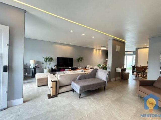 Casa a venda com 03 suítes no residencial Jd. da Glória