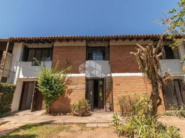 Casa à venda com 150m² | 3 dormitórios 1 suíte | Vila Nova Zona Sul de Porto Alegre