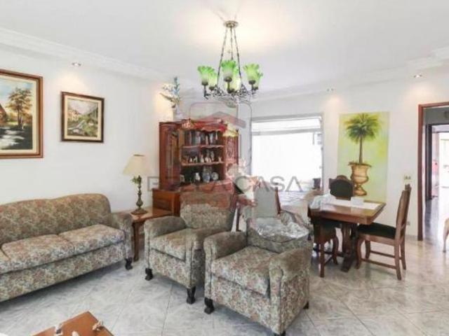 Casa à venda com 160m², 3 quartos e 4 vagas