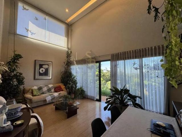 Casa à venda com 164,21m² de área construída e 02 suítes no Condomínio Residencial Alto da Boa Vista