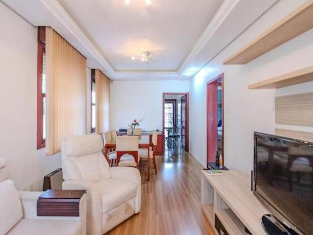 Casa à venda com 173m², 2 quartos e 3 vagas no bairro Vila Ipiranga Porto Alegre/RS