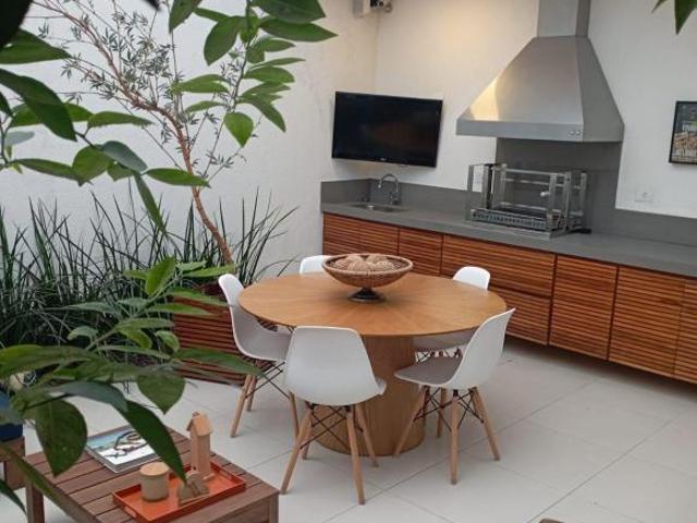 Casa à venda com 170m², 3 quartos e 2 vagas