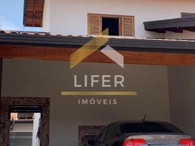 Casa à Venda com 175 m² de Construção em Terreno de 300 m² – Completa e Financiá