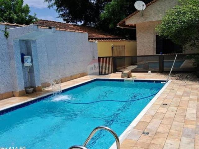 CASA A VENDA COM 180M2 RUA TRANQUILA NO JARDIM GUAIUBA