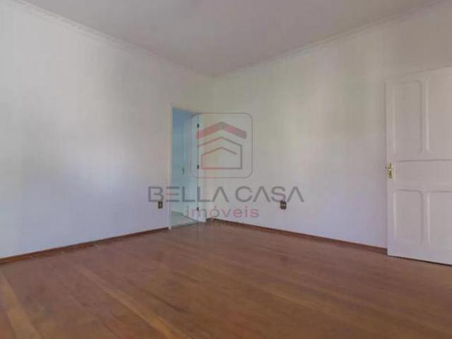 Casa à venda com 180m², 3 quartos e 2 vagas