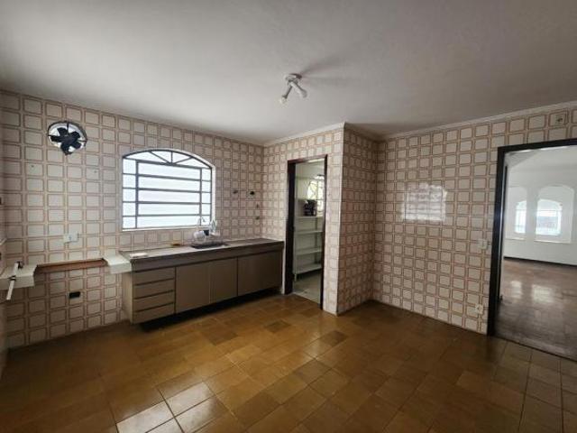 Casa à venda com 180m², 3 quartos e 2 vagas,próx do metrô.FL58