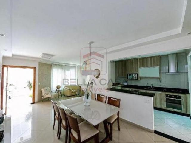 Casa à venda com 180m², 3 quartos e 4 vagas