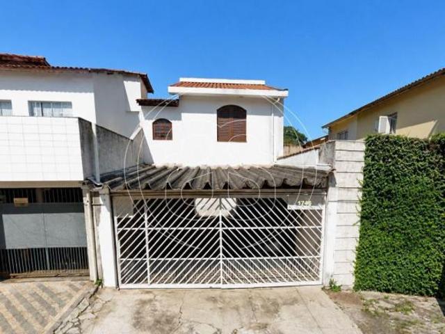 CASA A VENDA COM 187M², 4 QUARTOS E 2 VAGAS