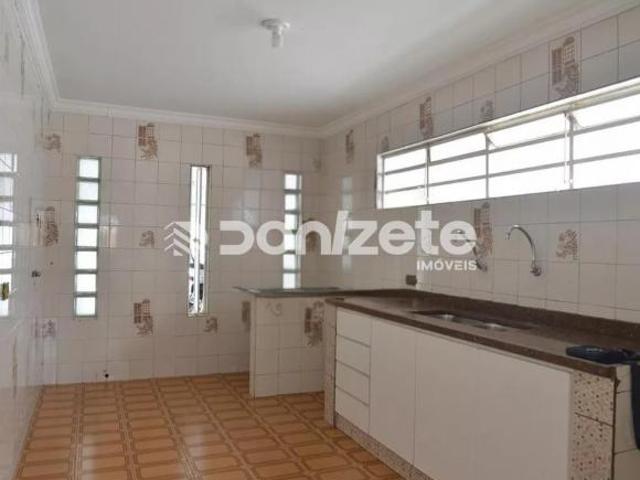 Casa à venda com 190m², 4 quartos e 1 vaga em Jardim Las Vegas Santo André