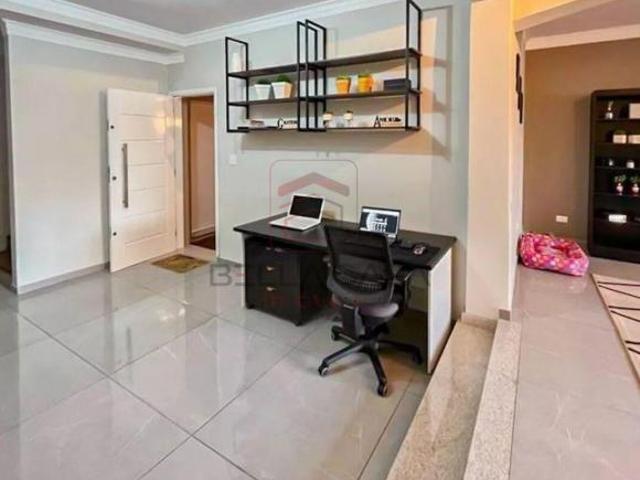Casa à venda com 191m², 2 quartos e 3 vagas na Vila Regente Feijo