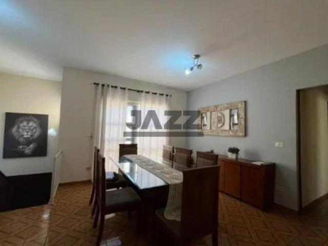 Casa à Venda com 192m² de construção e 3 dormitórios Vila Henrique Salto/SP