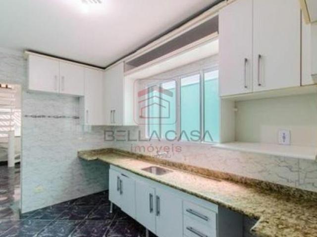 Casa à venda com 197m², 4 quartos e 2 vagas
