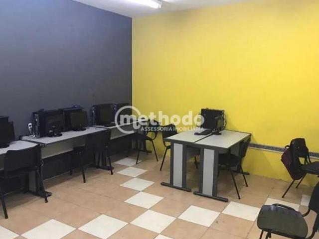 Casa a venda com 11 salas, copa, 3 banheiros e edícula com 1 quarto, cozinha e banheiro, 258 m² Ca