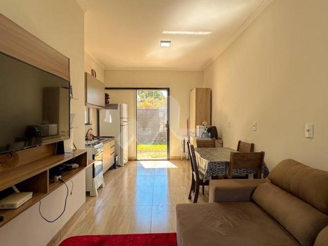 CASA A VENDA, COM 125 M DE TERRENO, LOCALIZADA NO PINHEIRINHO, TOLEDO PR