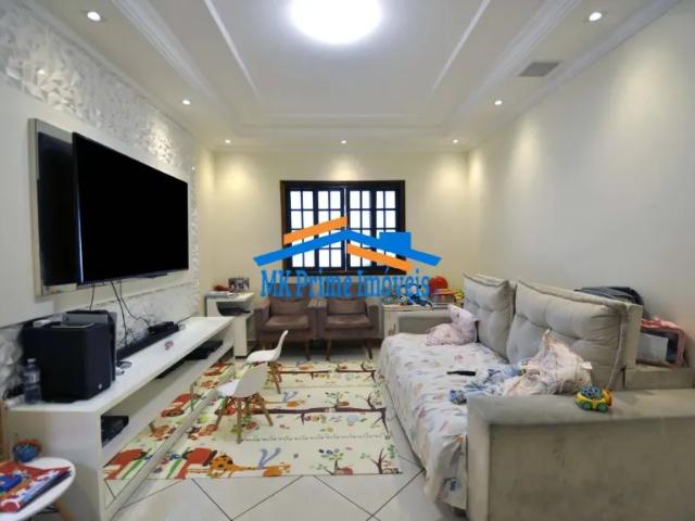 Casa á Venda com 125 m², 3 quartos e 4 Vagas