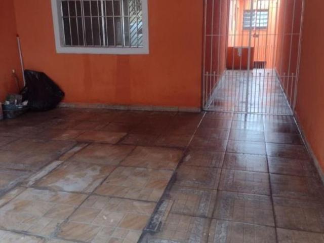 Casa à venda com 125m² no Jardim Guaciara 2 casas independentes em Taboão da Serra/SP