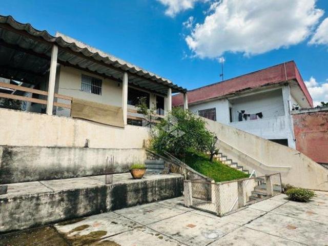 Casa á venda com 12metros de frente com opção de construção e renda
