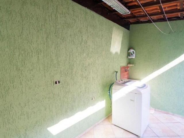 Casa à venda com 130m², 2 quartos e 2 vagas