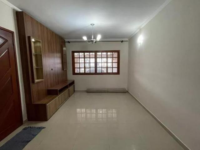 Casa à venda com 135m², 3 quartos e 4 vagas, prox do metro. FL58