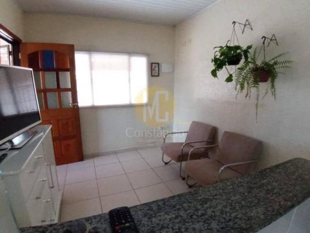 CASA A VENDA COM 1 DORMITÓRIO E QUINTAL EM CARAGUATATUBA SP