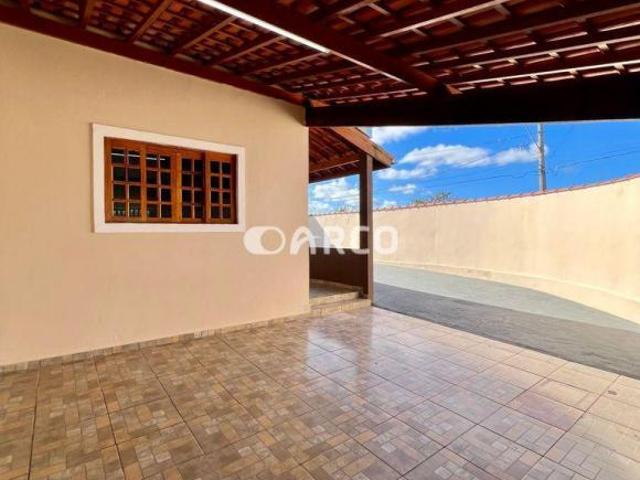 Casa à Venda com 1 Dormitório em Terreno de Esquina na Vila das Flores – 205m²