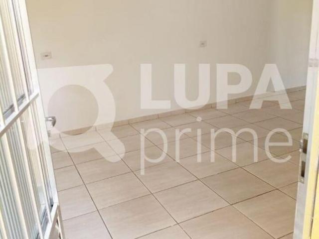 CASA Á VENDA COM 1 QUARTO E 2 VAGAS DE GARAGEM EM GUARULHOS