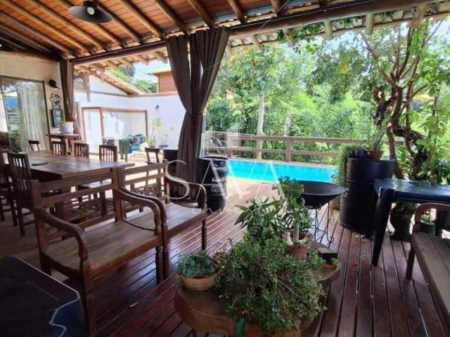 Casa à venda com 240 m² no Casa Branca